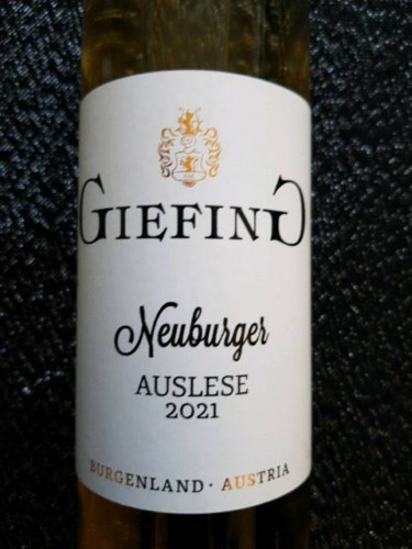 Giefing Neuburger Auslese | Vivino US