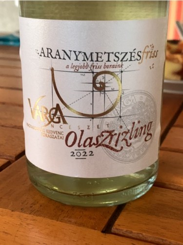 Varga Pincészet Aranymetszés Olaszrizling | Vivino US Varga Pincészet Aranymetszés Olaszrizling | Vivino US
