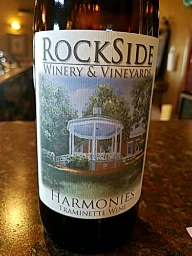 Rockside Harmonies Traminette | Vivino Canada