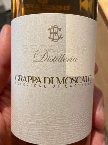N.V. Distilleria Beccaris Grappa di Moscato Selezione di Castagno | Vivino 日本