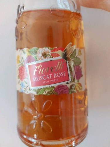 Fiorelli Muscat Rose Semi Sweet | Vivino Australia