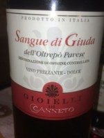 Gioielli Sangue di Giuda dell'Oltrepo Pavese Frizzante Dolce | Vivino ...