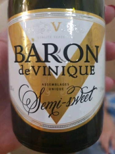 Baron de Vinique Semi-Sweet | Vivino US