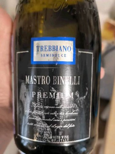 Mastro Binelli Premium Trebbiano Semidolce | Vivino US