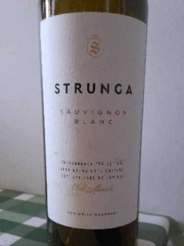 Strunga Sauvignon Blanc | Vivino US