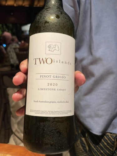 2019 Two Islands Pinot Grigio | Vivino US
