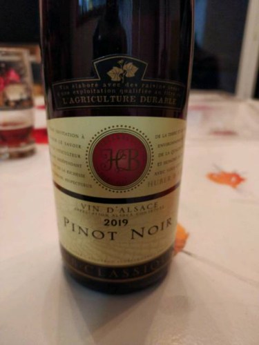 Huber & Bleger HB Classique Pinot Noir | Vivino US