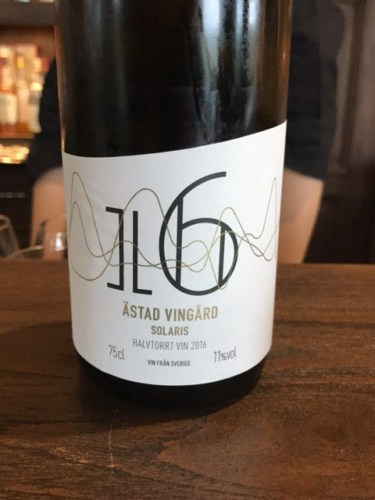 Astad Vingard Halvtorrt Vin Solaris Jl | Vivino US