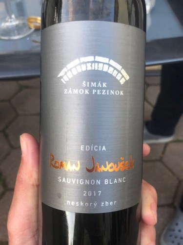 Šimák Zámok Pezinok Edicia Roman Janousek Sauvignon Blanc | Vivino US