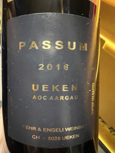 Fehr & Engeli Ueken Passum Pinot Noir | Vivino Brasil