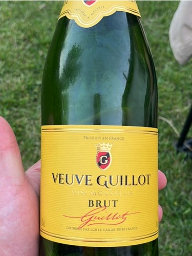 Domaine du Pere Guillot Veuve Guillot Brut | Vivino US
