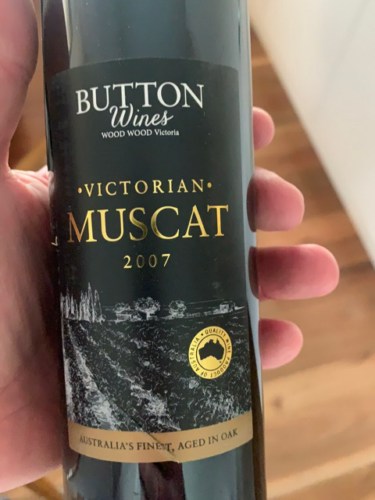 Button Wines Muscat | Vivino France