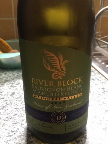 Sainsbury's River Block Waihopai Valley Sauvignon Blanc | Vivino English