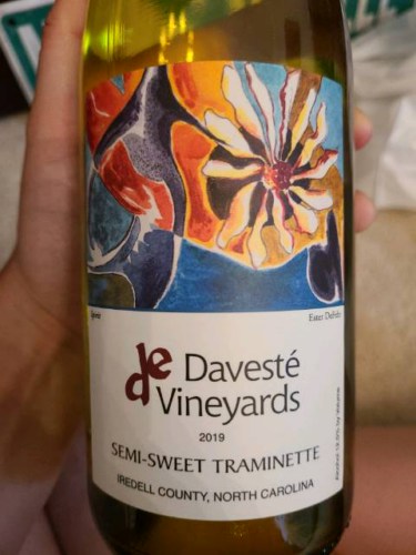 Daveste Semi-Sweet Traminette | Vivino US