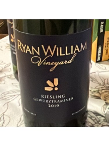 Ryan William Riesling - Gewürztraminer | Vivino US