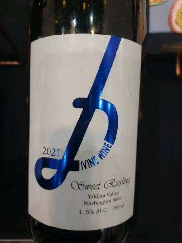 Divine Wine Sweet Riesling | Vivino US