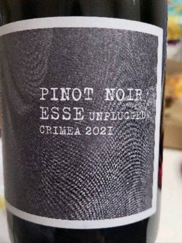 Esse Unplugged Pinot Noir | Vivino English