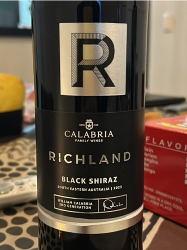 Richland Black Shiraz | Vivino English