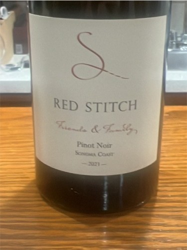 Red Stitch Friends & Family Pinot Noir | Vivino US
