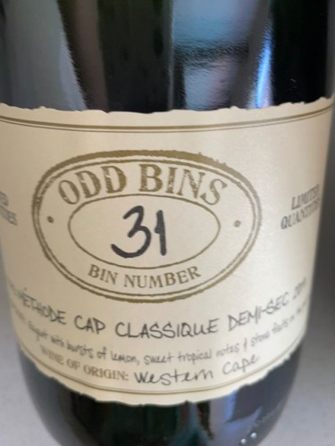 Odd Bins Bin Number 31 Méthode Cap Classique Demi-Sec | Vivino US