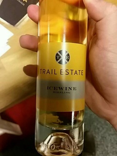 Trail Estate Winery Ice Riesling | Vivino US