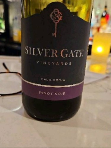 Silver Gate Pinot Noir | Vivino English