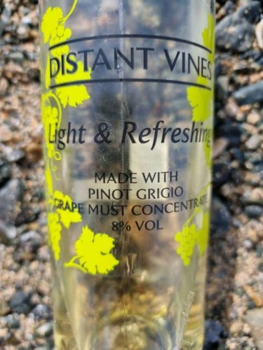 Distant Vines Pinot Grigio | Vivino English