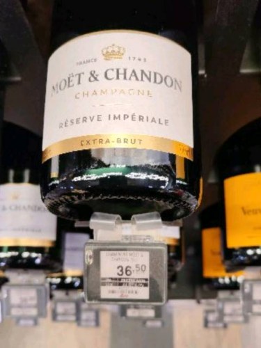 Moët & Chandon Réserve Impériale Extra Brut Champagne | Vivino Deutschland