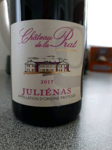 2017 Signé Vignerons Château de la Prat Juliénas | Vivino US