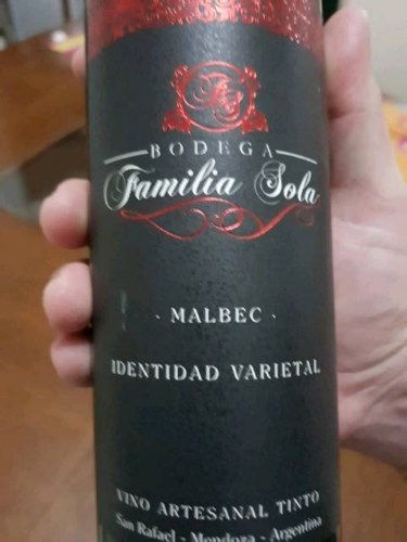 Bodega Familia Sola Identida Varietal Malbec | Vivino US