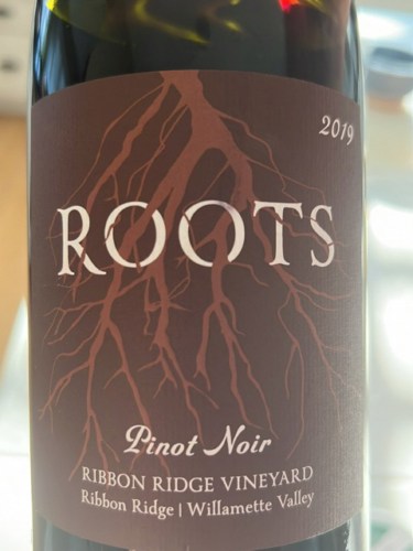 Roots Wine Co. Ribbon Ridge Vineyard Pinot Noir | Vivino