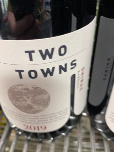 2019 Two Towns Shiraz | Vivino US
