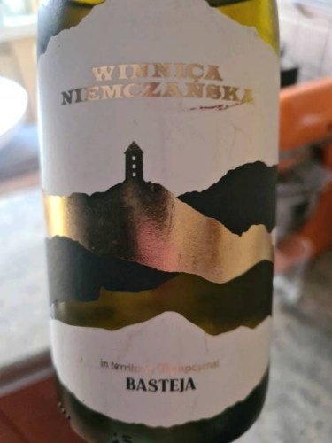 Winnica Niemczanska Basteja | Vivino Australia