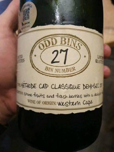 Odd Bins Bin Number 27 Méthode Cap Classique Demi-Sec | Vivino US