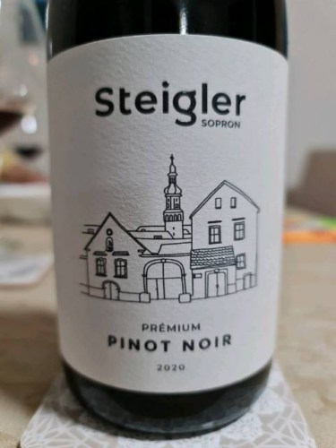 Steigler Prémium Pinot Noir | Vivino US