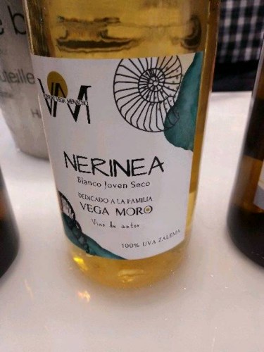 Bodegas Vega Menacho Nerinea Blanco Joven Seco | Vivino US