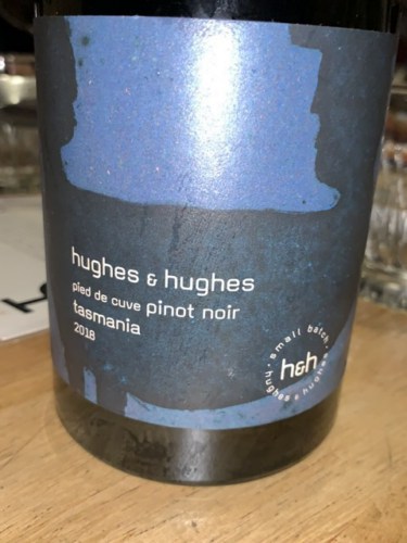Mewstone Hughes & Hughes Pied de Cuve Pinot Noir | Vivino Canada