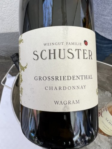 Weingut Familie Schuster Grossriedenthal Chardonnay | Vivino US