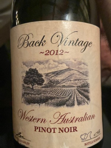 WA Cleanskin Back Vintage Pinot Noir | Vivino US