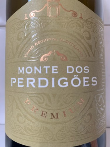 Monte dos Perdigoes Premium Branco | Vivino US