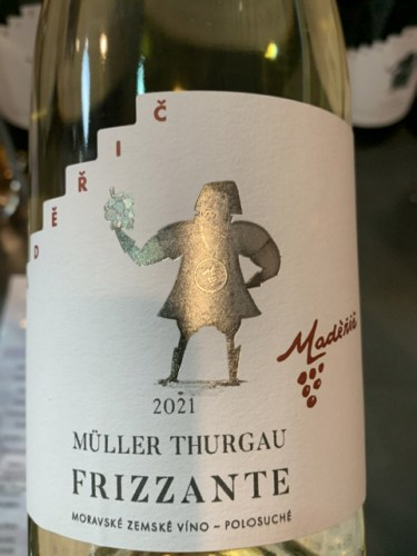 Maderic Müller Thurgau Frizzante | Vivino US