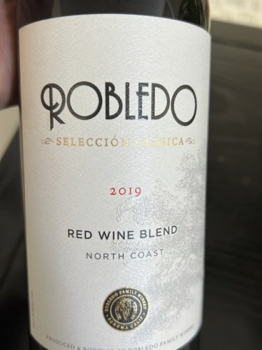 Robledo Family Selección Clásica Red Blend | Vivino US
