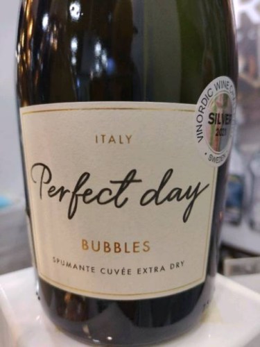 Perfect Day Bubbles Spumante Cuvée Extra Dry | Vivino Canada