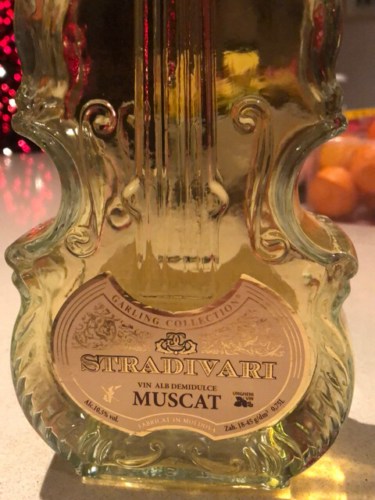 Garling Collection Stradivari Muscat Alb Demisec | Vivino US
