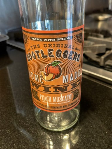 Bootleggers Homemade Peach Moscato | Vivino US