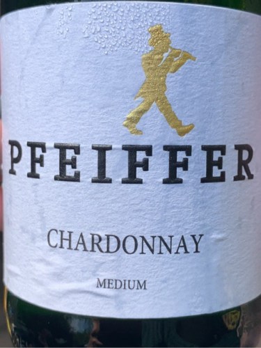 Weingut Pfeiffer Chardonnay Medium | Vivino US
