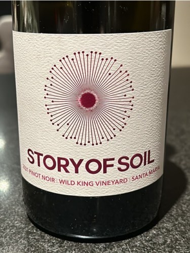 Story of Soil Wild King Vineyard Pinot Noir | Vivino US