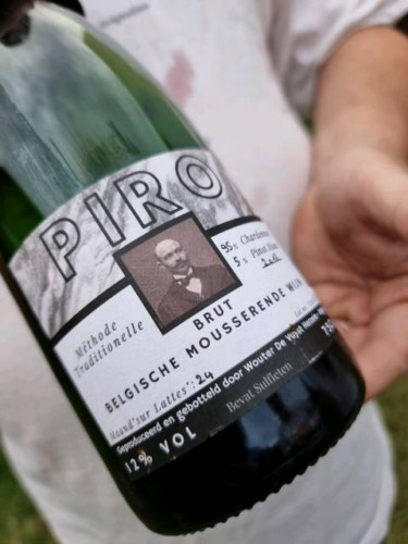 Wijndomein Piro Belgische Mousserende Wijn Brut | Vivino