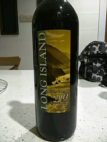 Long Island Californian Varietal Red Ruby Cabernet | Vivino US