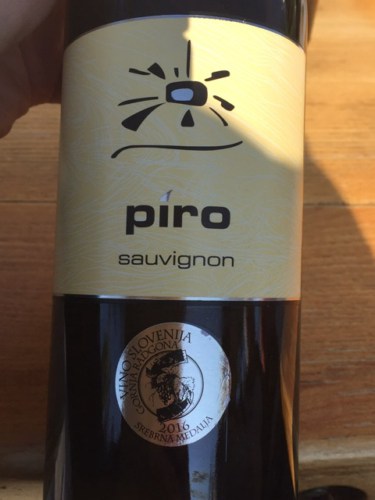 Piro Sauvignon | Vivino US